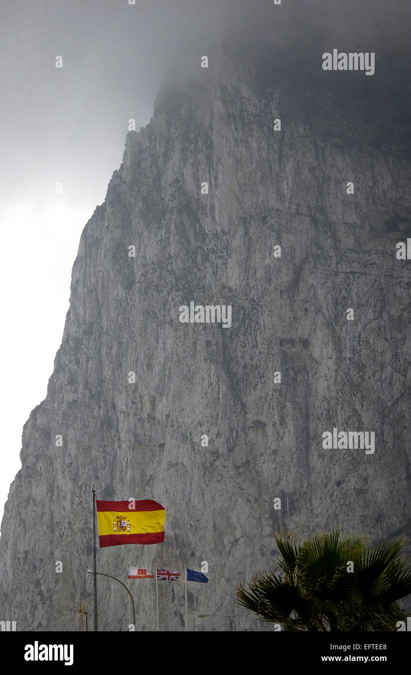 Spanish gibraltar border union jack hi-res stock photography and images ...