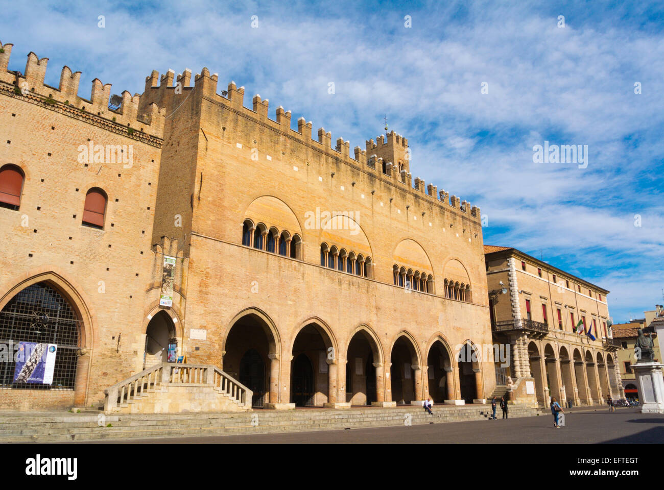 Palazzo style architecture hi-res stock photography and images - Alamy
