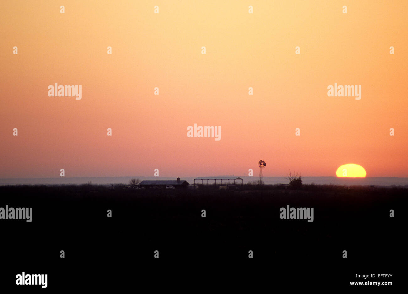 Ranch house hi-res stock photography and images - Alamy