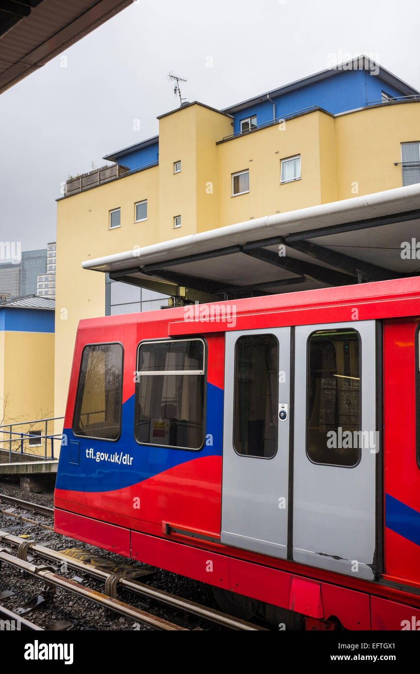 Westferry dlr station hi-res stock photography and images - Alamy