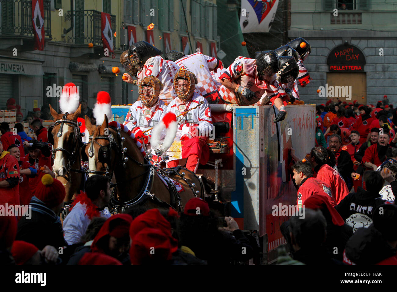 Battle oranges ivrea piemonte italy hi-res stock photography and images ...
