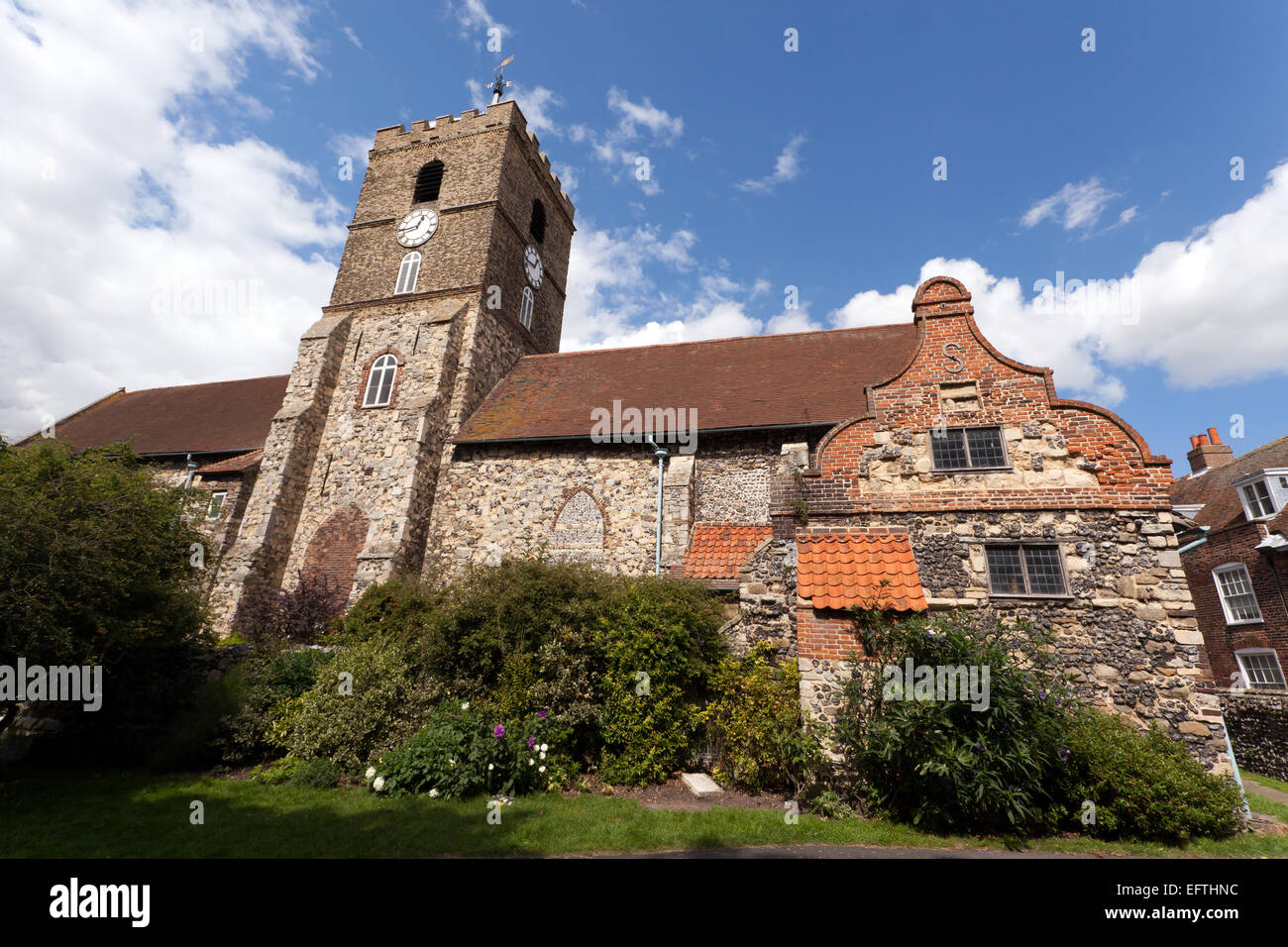 Wide-angle view of St Peters Church, Sandwich, Kent Stock Photo - Alamy