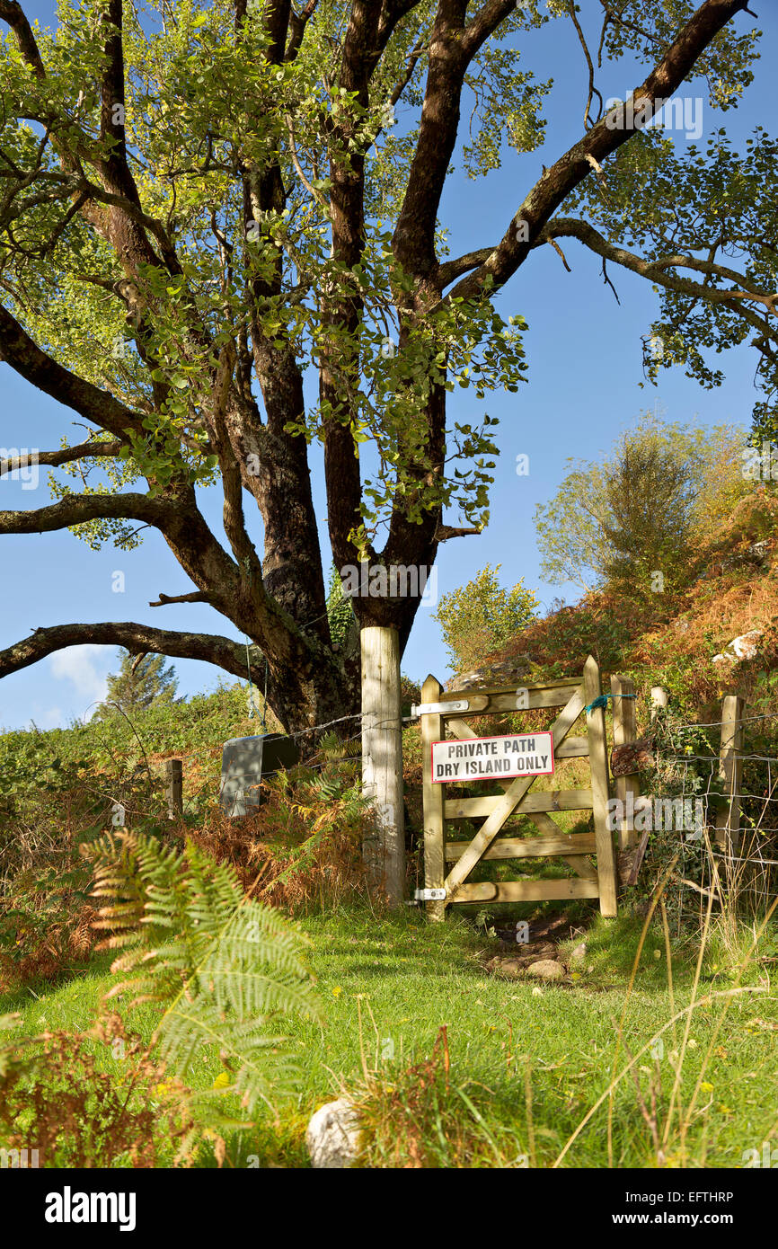 Dry-Island private path and gate, Bedachro, Scotland Stock Photo - Alamy