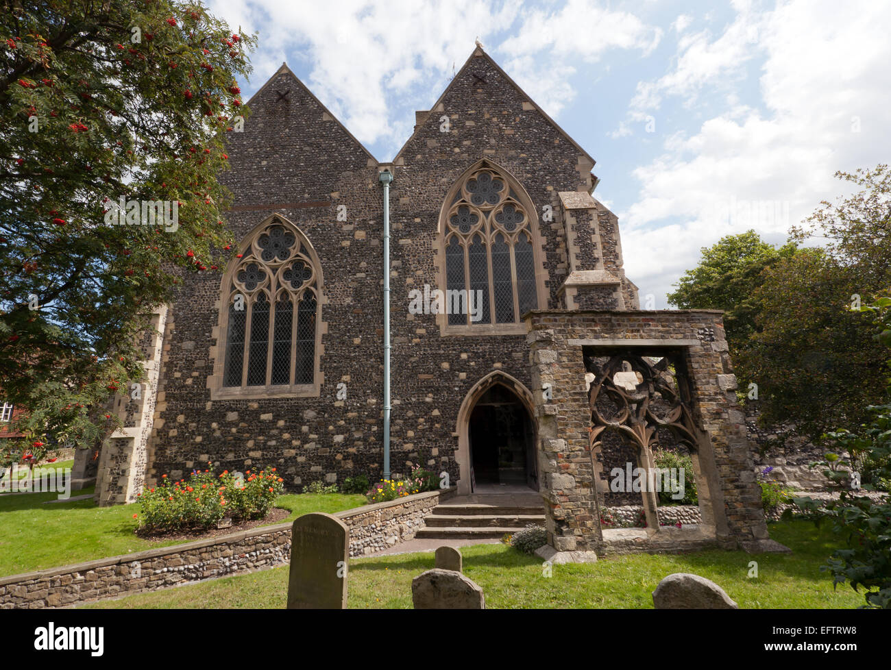 Wide-angle view of St Peters Church, Sandwich, Kent Stock Photo - Alamy