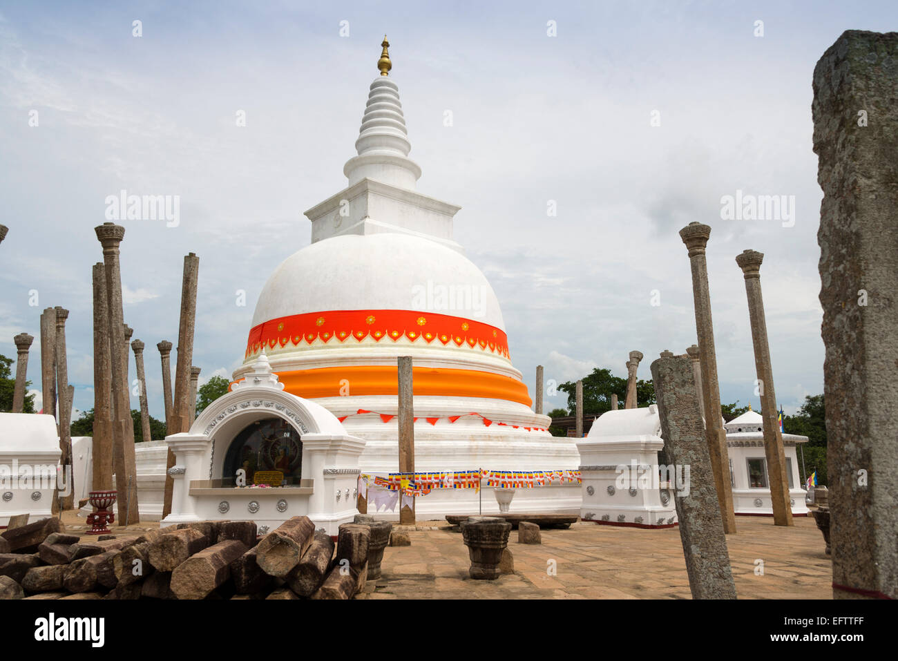 Thuparama Dagoba, Anuradhapura, Sri Lanka Stock Photo - Alamy
