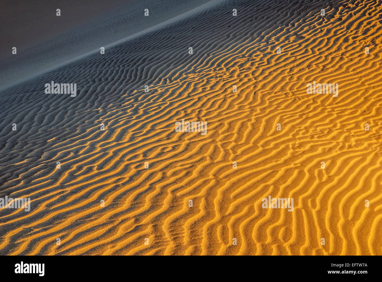 Death valley sand hi-res stock photography and images - Alamy