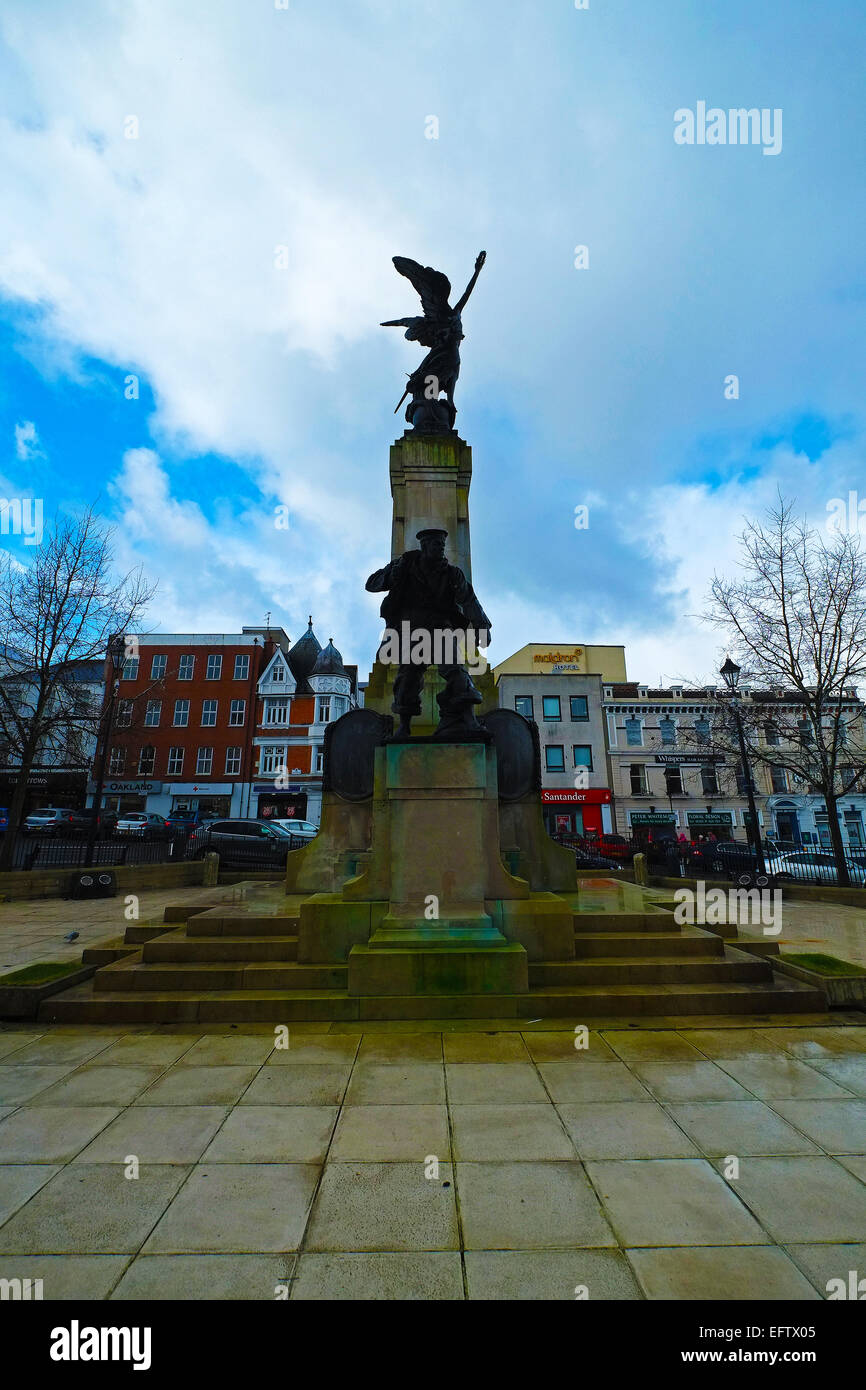 Monument center walled city Derry Stock Photo - Alamy