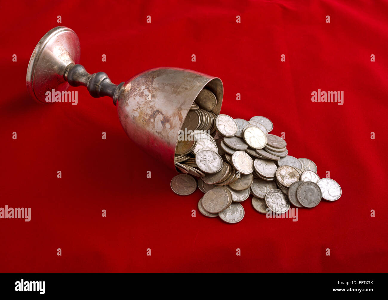 Spilled coins hi-res stock photography and images - Alamy