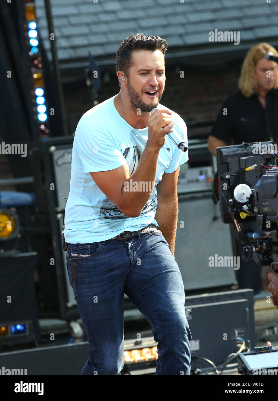 Luke Bryan performs on 'Good Morning America' Featuring: Luke Bryan ...