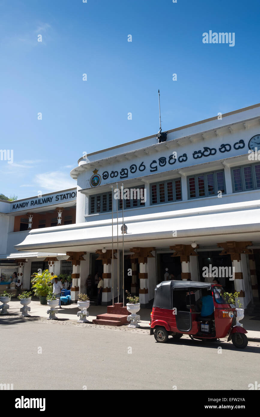 Sri lanka railway hi-res stock photography and images - Alamy