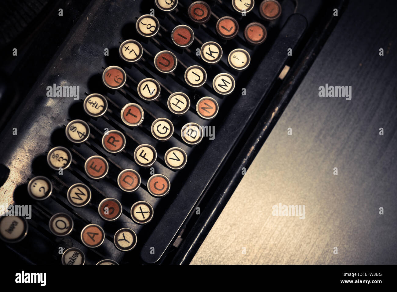 Old qwerty keyboard typing classic hi-res stock photography and images ...