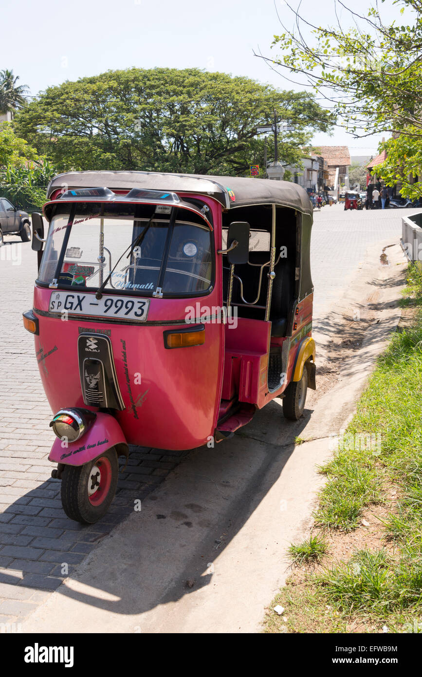 Tuk tuk sri lanka hi-res stock photography and images - Alamy