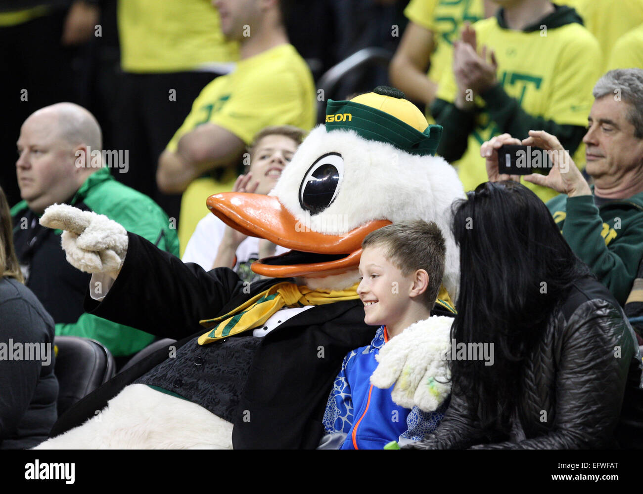 February 08, 2015: A young fan enjoys the game with the Oregon Duck ...