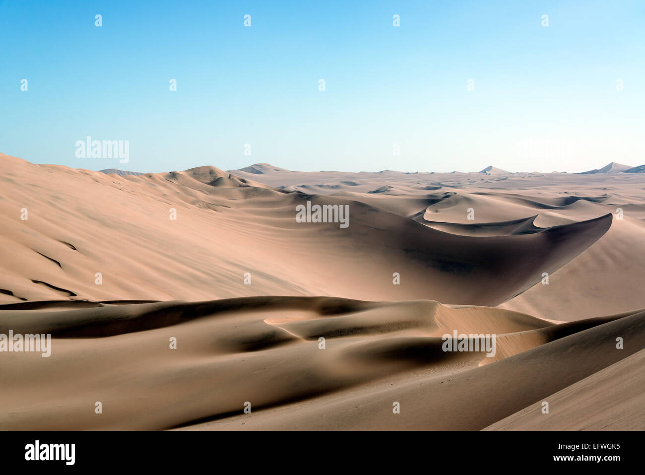 Sandy desert landscape near Huacachina, Peru Stock Photo - Alamy