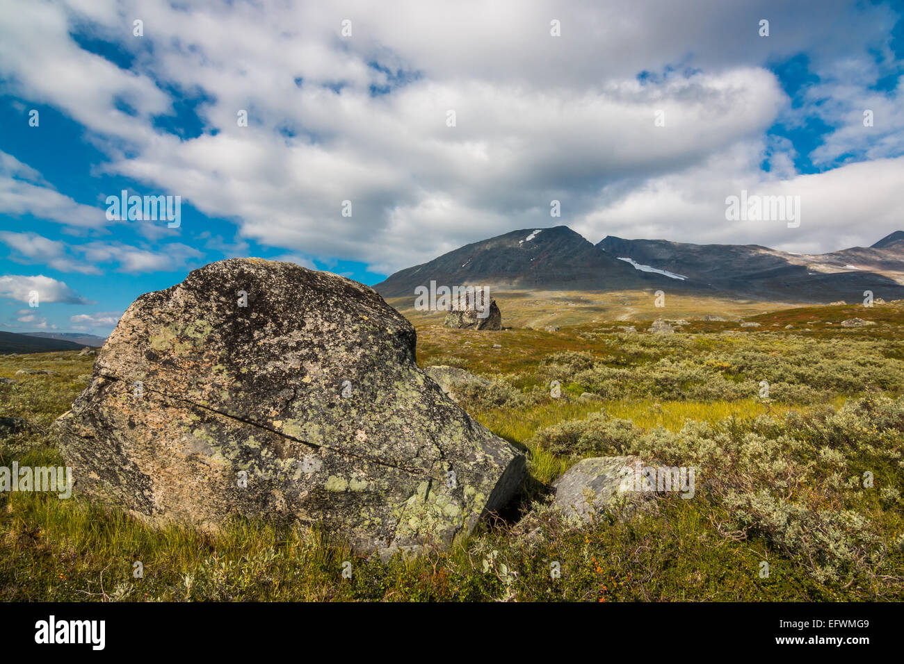 Crack rocks hi-res stock photography and images - Alamy