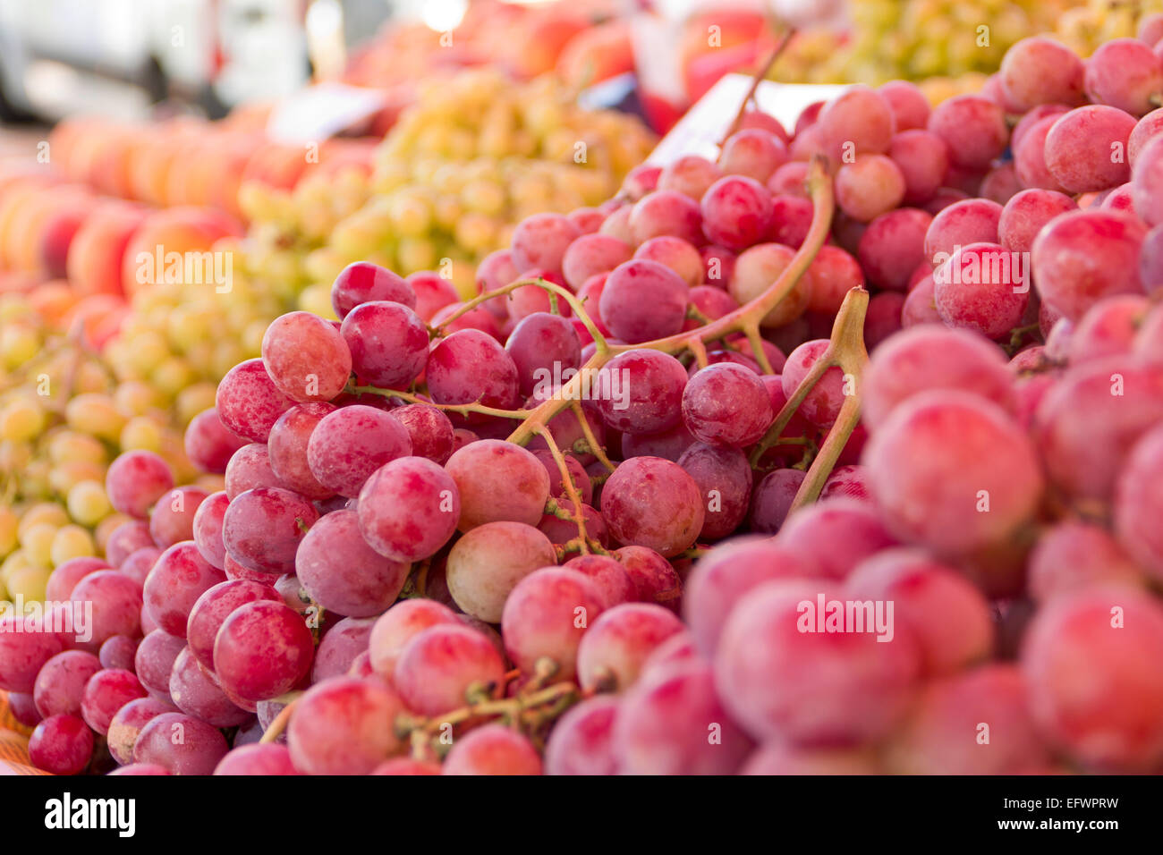 grapes on market Stock Photo - Alamy