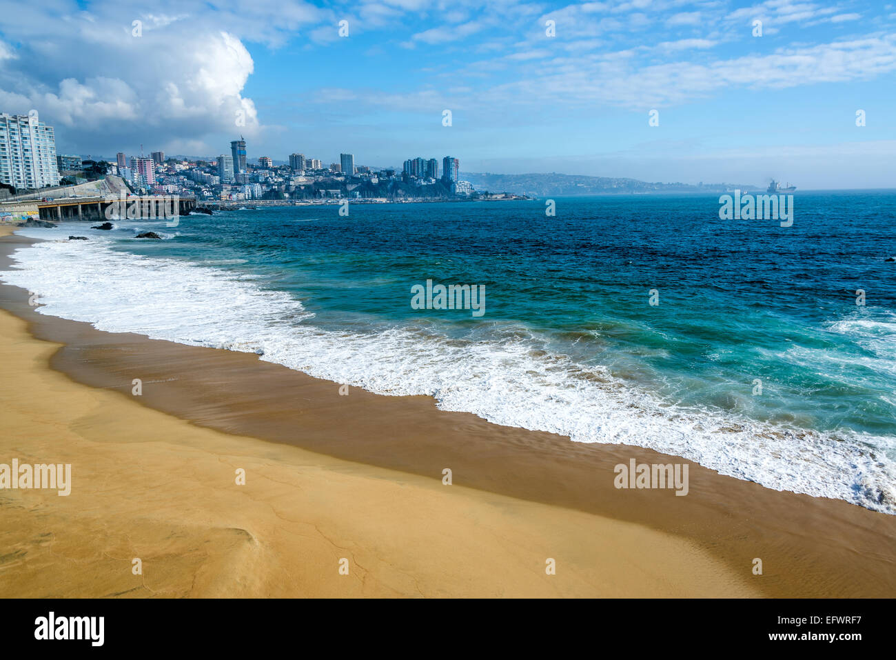 Valparaiso chile beach hi-res stock photography and images - Alamy