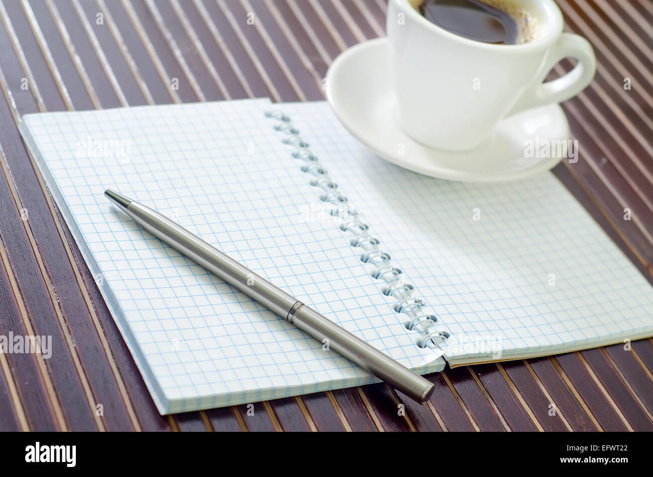 note and pen Stock Photo - Alamy