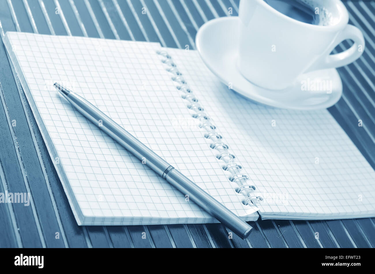 note and pen Stock Photo - Alamy