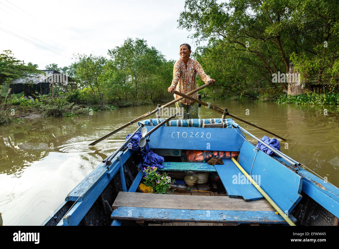 Asian rowing boat hi-res stock photography and images - Alamy
