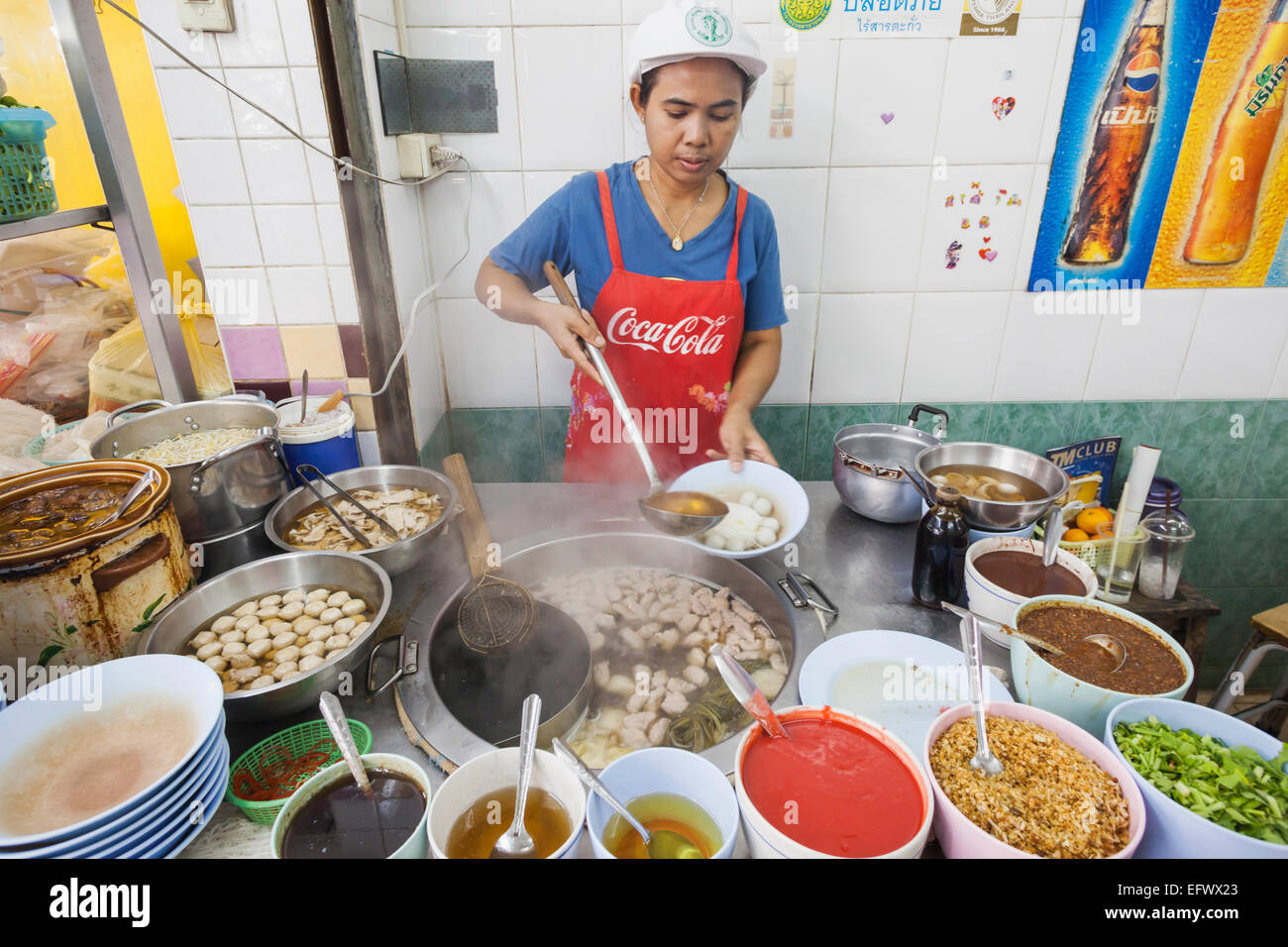 Bangkok noodle shop hi-res stock photography and images - Alamy