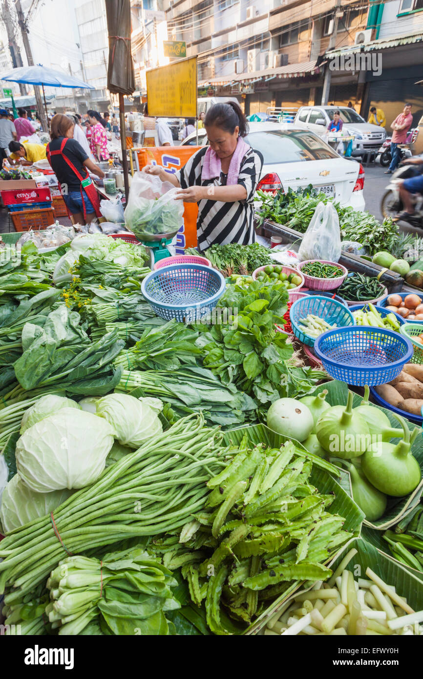 Thailand, Bangkok, Roadside Vegetable Stall Stock Photo - Alamy