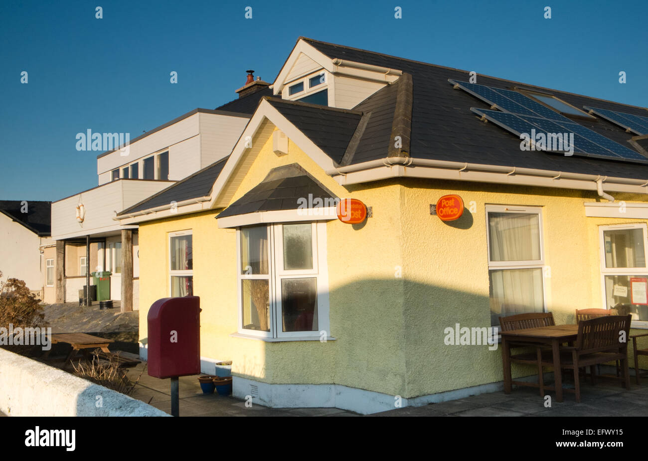 Houses On Borth Sea Front High Resolution Stock Photography and Images ...