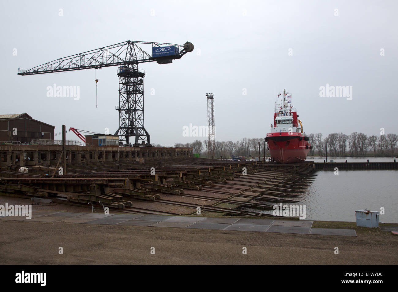 Shipyard slipway crane hi-res stock photography and images - Alamy