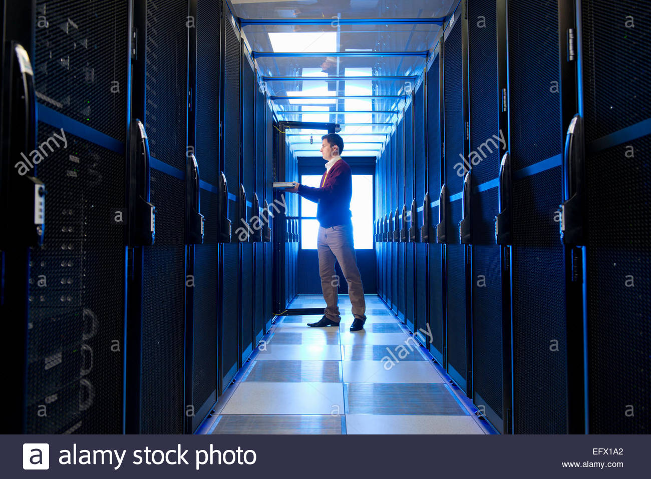 Service Technician Computer Server Stock Photos & Service Technician ...