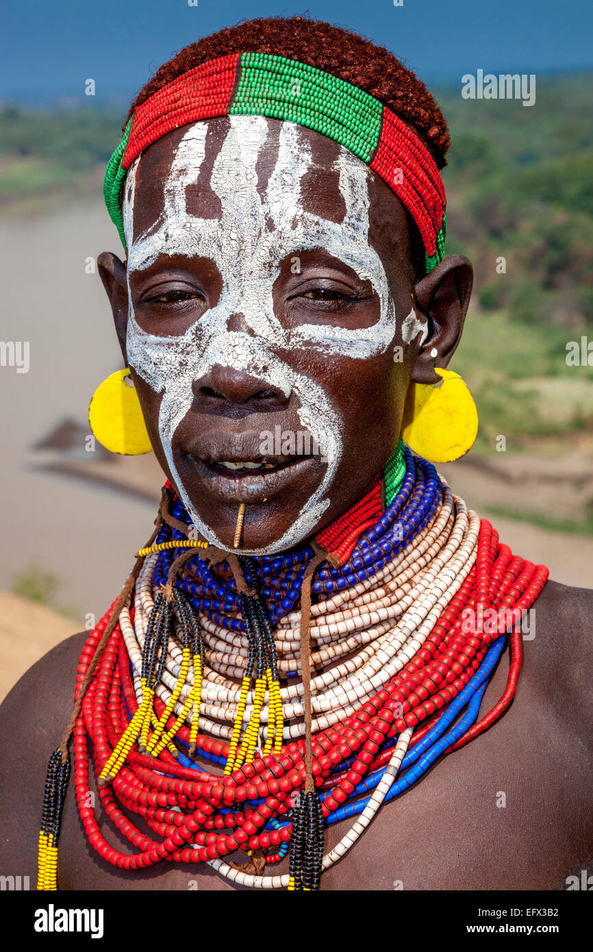 Karo bodypaint kolcho woman face hi-res stock photography and images ...
