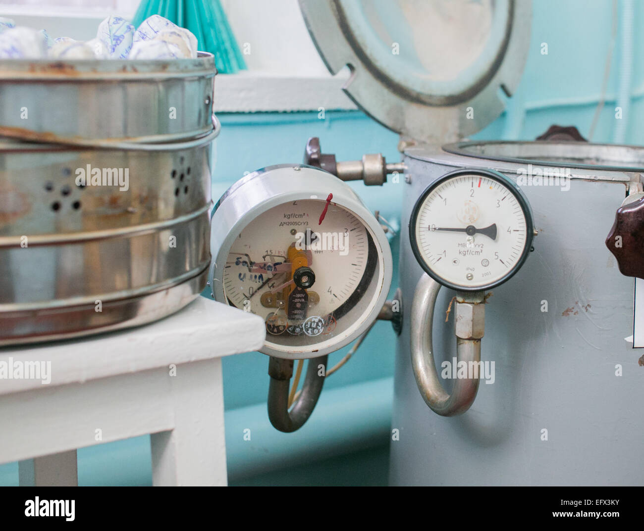 Image of an autoclave in a medical laboratory Stock Photo - Alamy