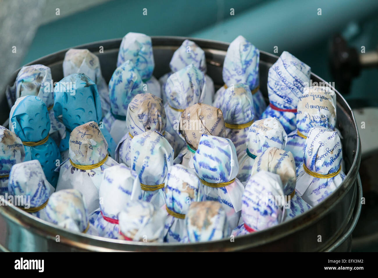 Metal testing hi-res stock photography and images - Alamy