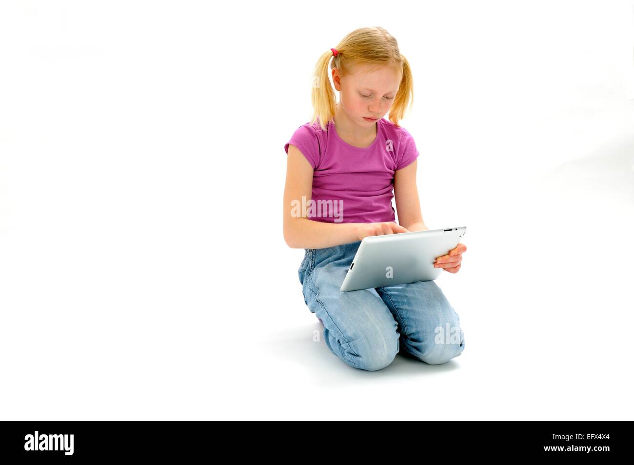 Pre teen girl computer hi-res stock photography and images - Alamy