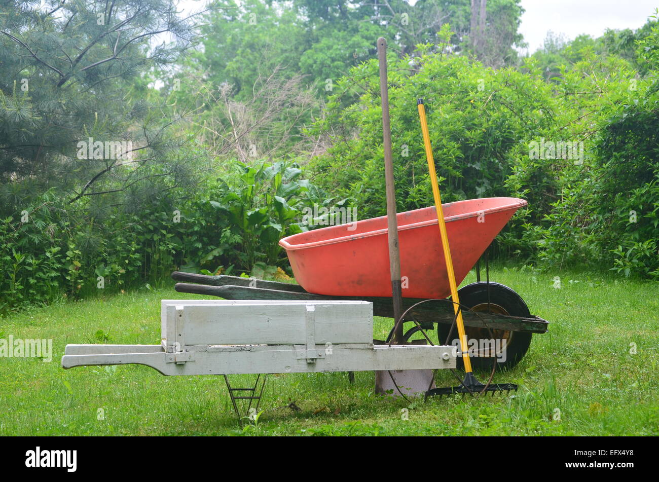 Wheelbarrows hi-res stock photography and images - Alamy
