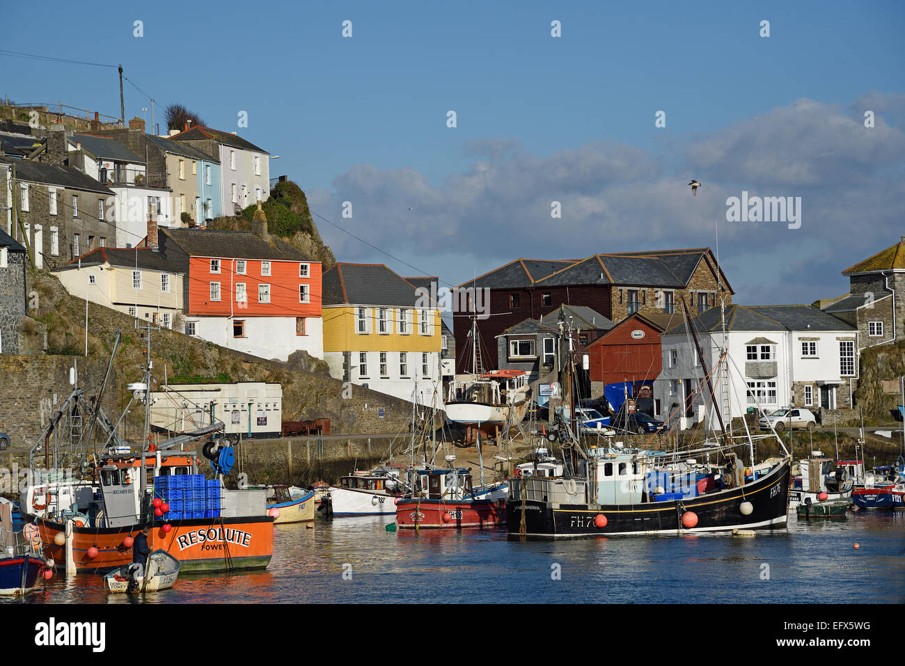 Cornwall inner harbour trawler cornish hi-res stock photography and ...