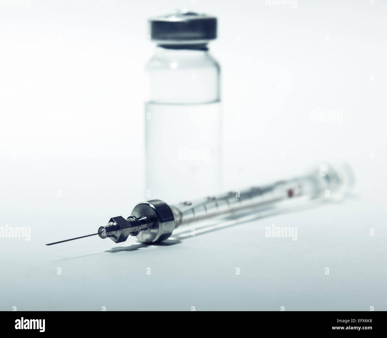 Medical syringe bottle liquid hi-res stock photography and images - Alamy