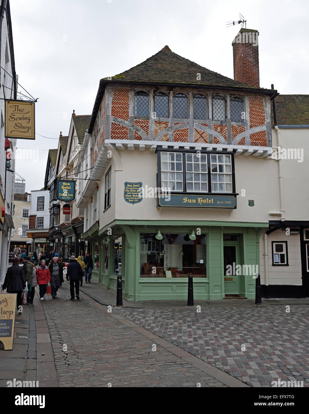 Charles dickens pub hi-res stock photography and images - Alamy