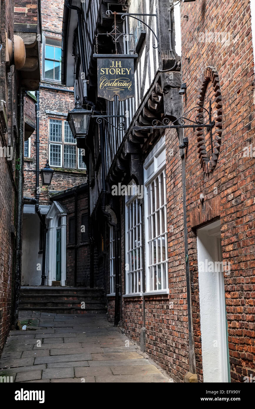 Ginnel hi-res stock photography and images - Alamy
