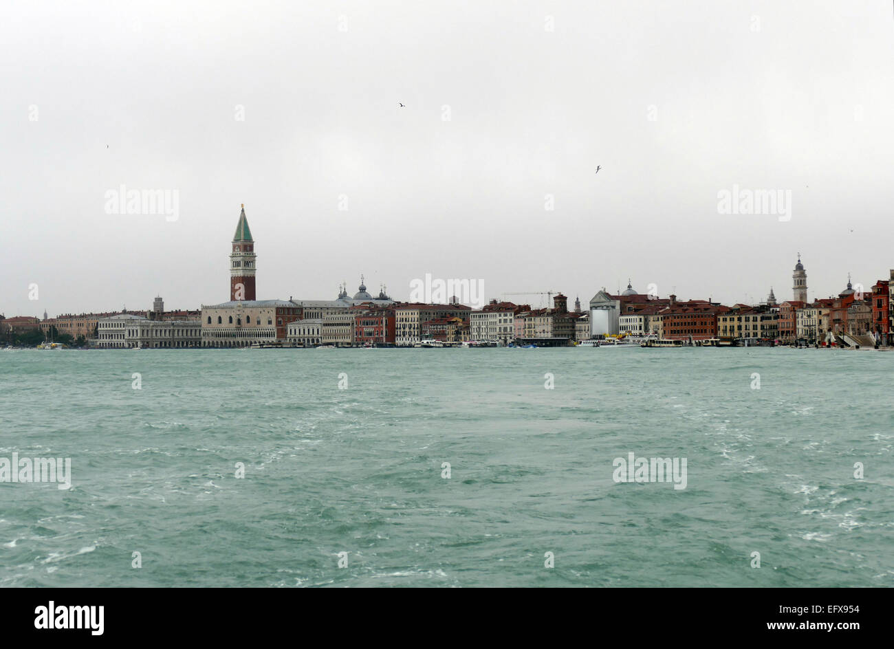 Wind over water hi-res stock photography and images - Alamy