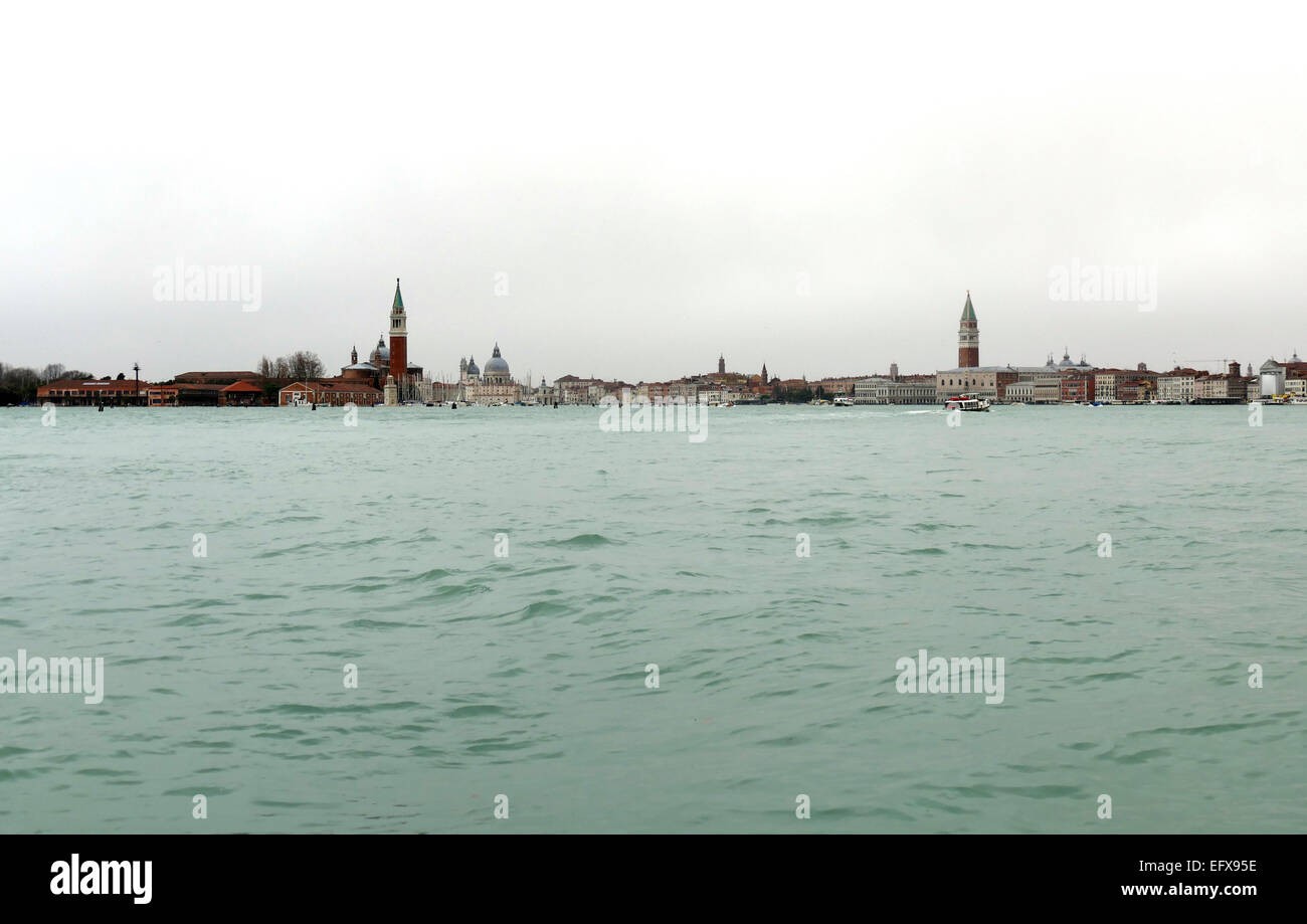 Wind over water hi-res stock photography and images - Alamy