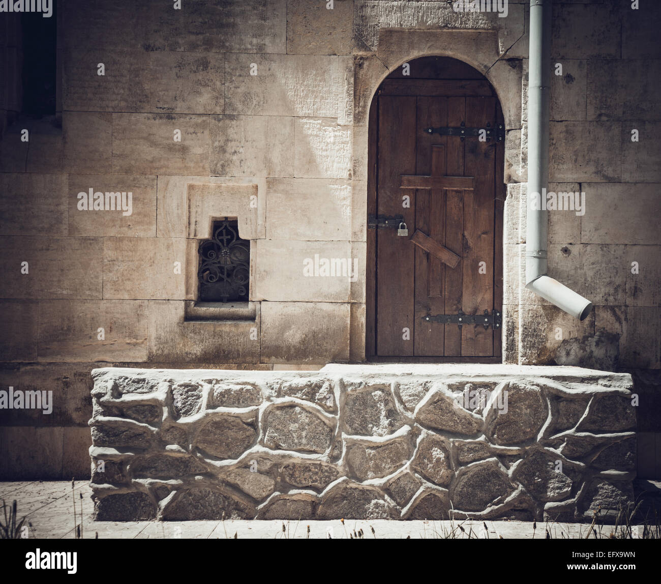 Vintage church doors hi-res stock photography and images - Alamy