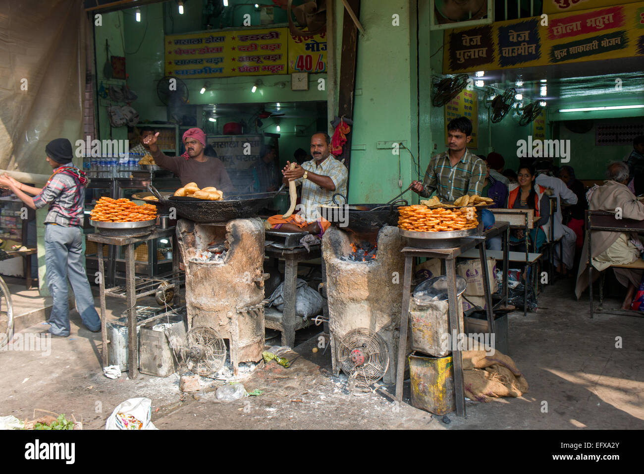 Indian streetfood stall hi-res stock photography and images - Alamy
