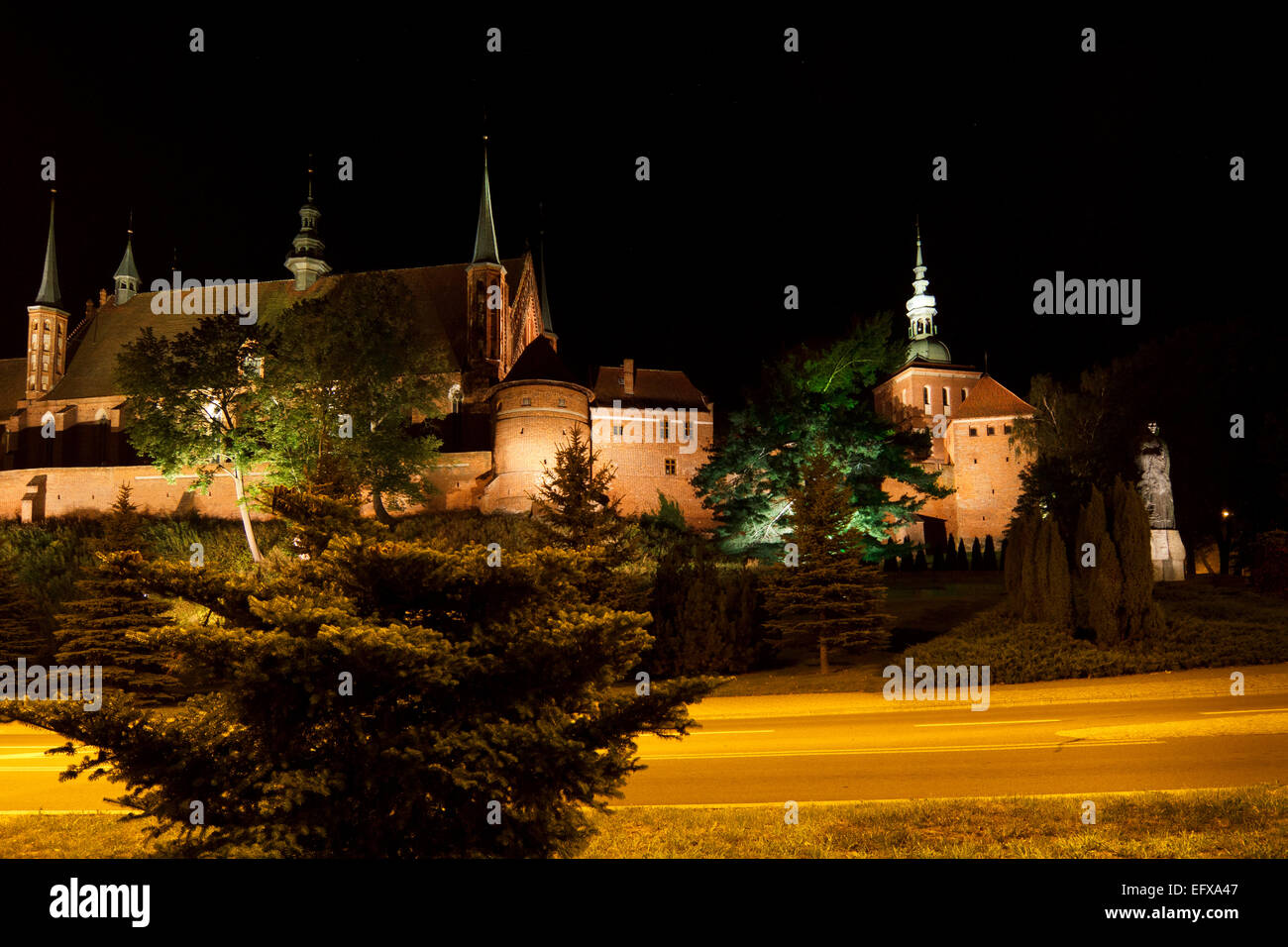 Cathedral Hill and Nicolaus Copernicus statue in Frombork, Warmia ...