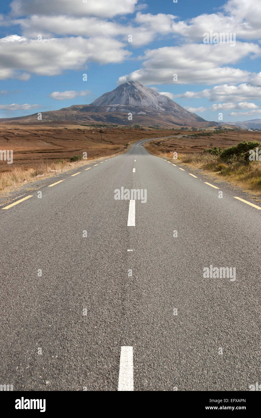 Donegal road hi-res stock photography and images - Alamy