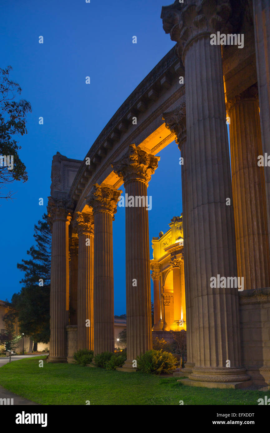 CURVED COLONNADE PALACE OF FINE ARTS PRESIDIO NATIONAL PARK LAKE MARINA ...