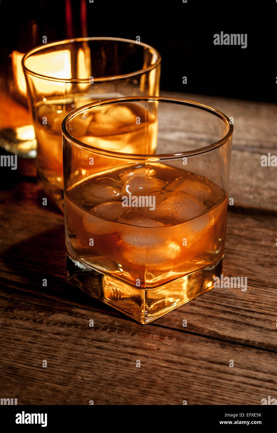 Bourbon on ice hi-res stock photography and images - Alamy
