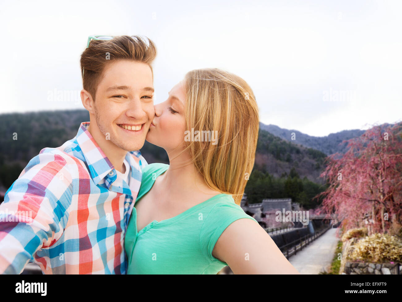 Japan kissing hi-res stock photography and images - Alamy