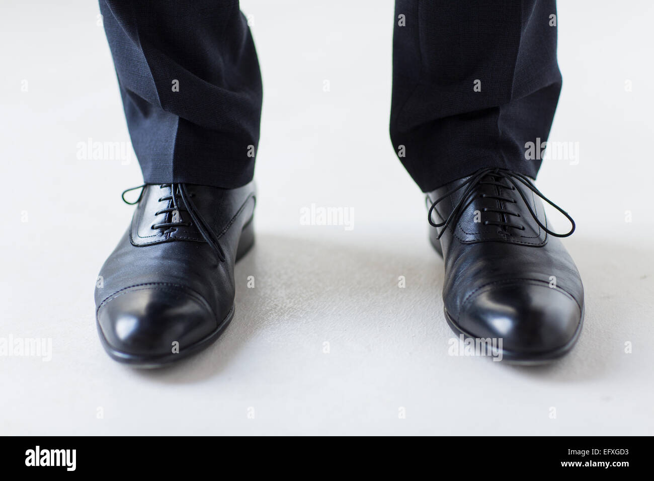 Legs man in elegant shoes hi-res stock photography and images - Alamy