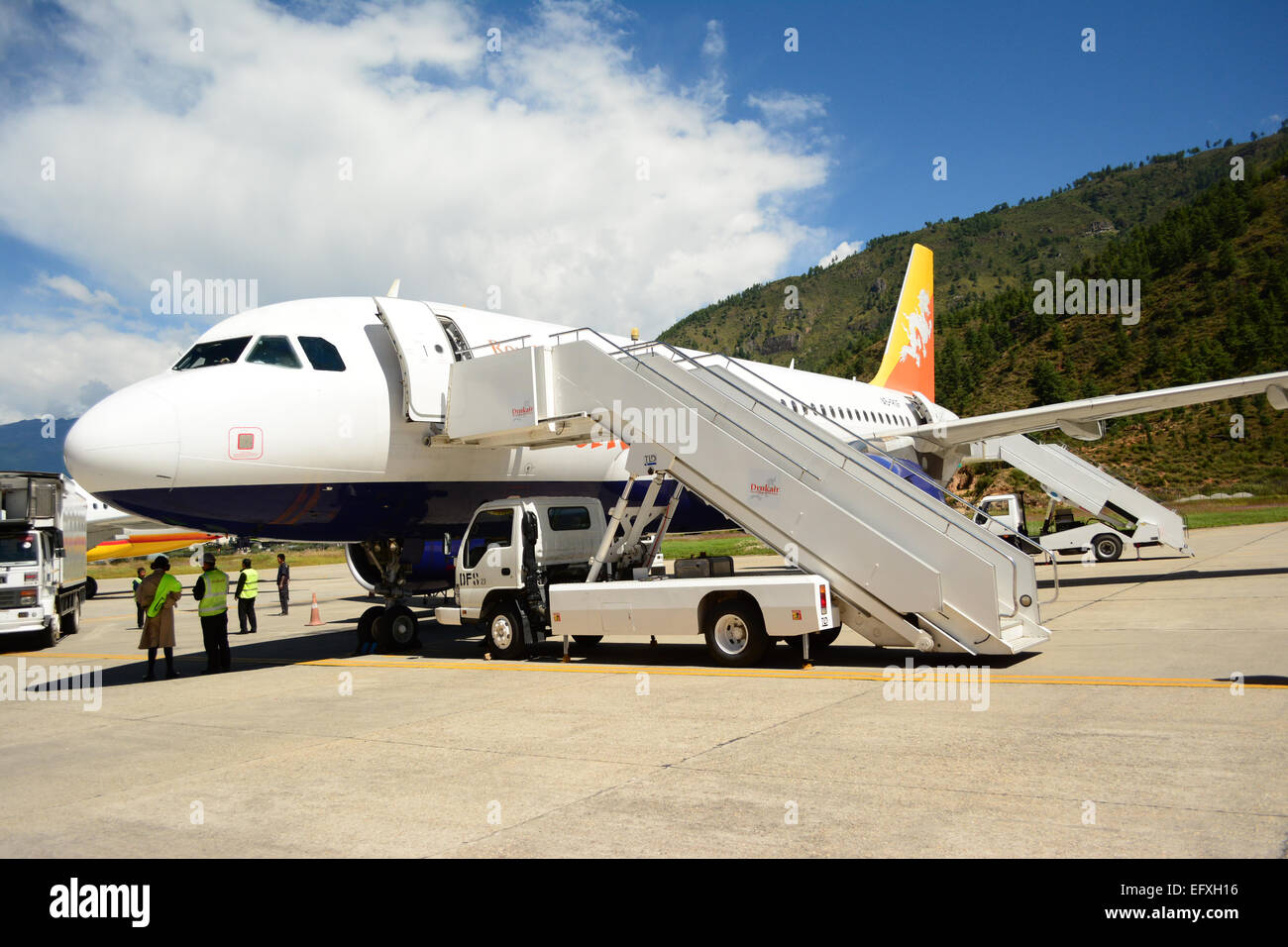 Way praking hi-res stock photography and images - Alamy