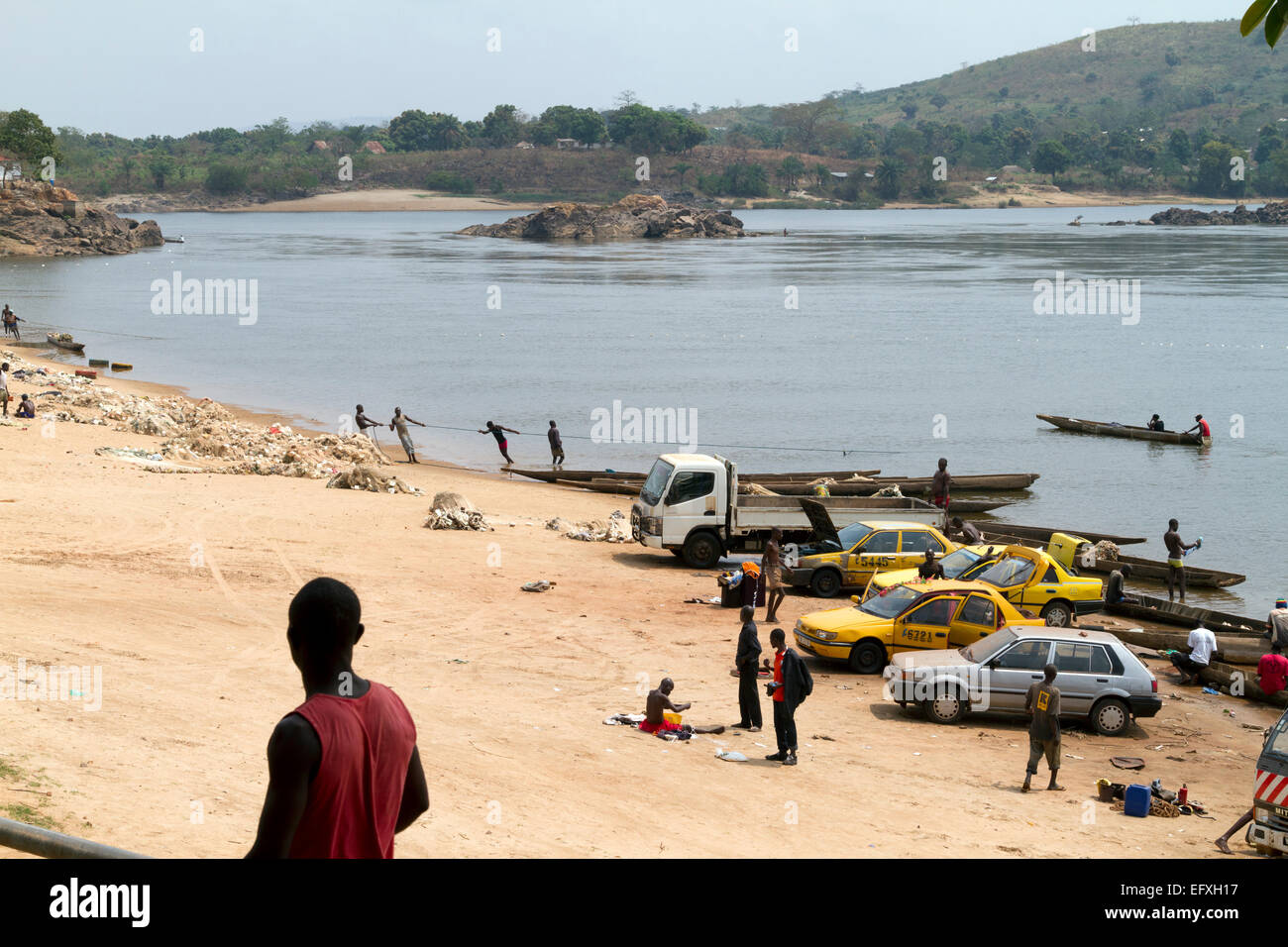 Fishermen bangui ubangi river central hi-res stock photography and ...